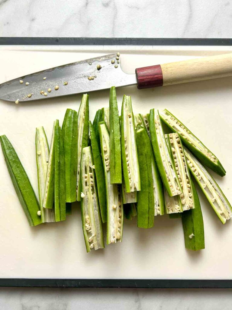 Steamed Okra with Garlic Sauce